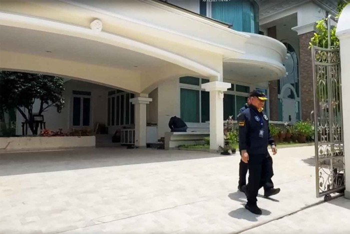 Bangkok Post - Amlo examines assets linked to Kok An