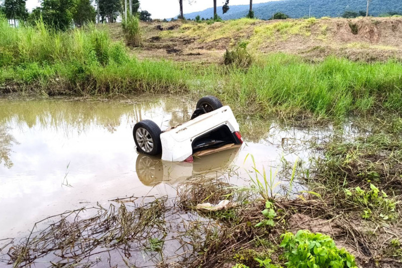 Bangkok Post - Car crash in Phitsanulok kills couple after hitting cow
