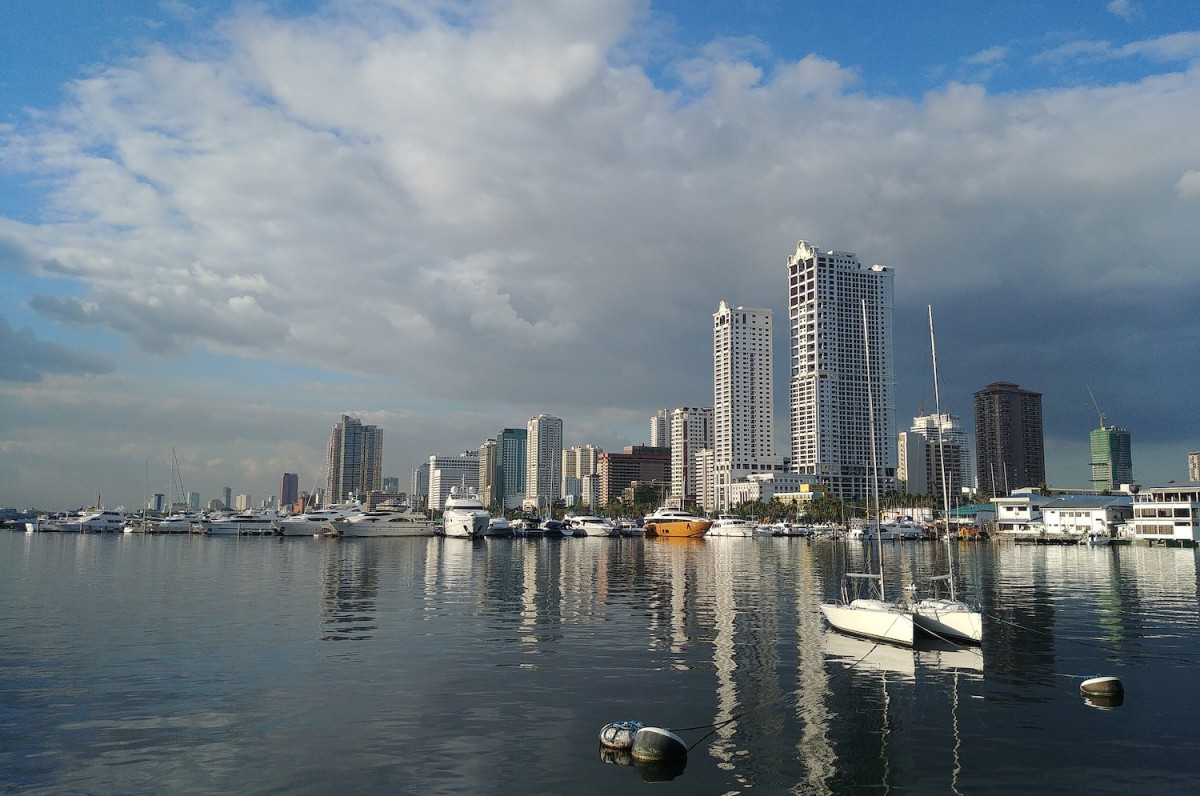 Bangkok Post - Philippines approves 99-year land leases for foreigners
