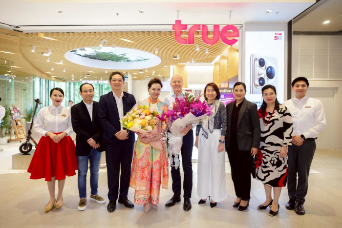 Bangkok Post - True Unveils Futuristic Branding Shop at Dusit Central Park