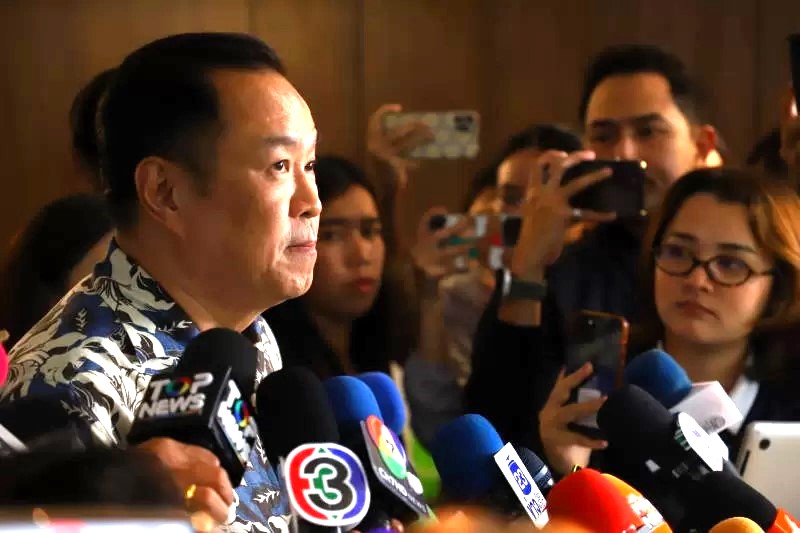 Bangkok Post - Anutin cancels UN trip to explain border dispute