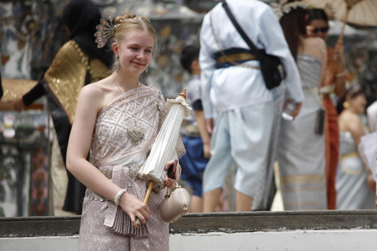 Bangkok Post - Tourist numbers tumble as Asian markets decline