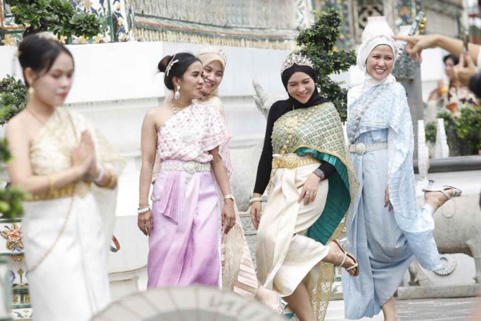 Bangkok Post - Confidence declines as foreigners avoid Thailand