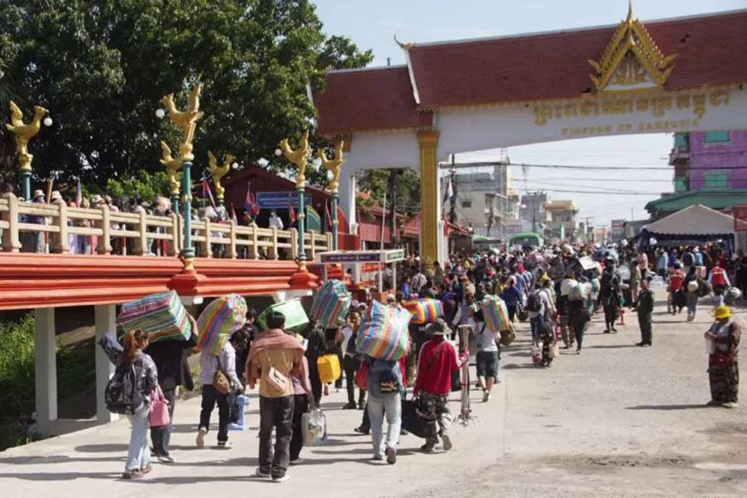 Bangkok Post - Myanmar refugees now allowed to work in Thailand