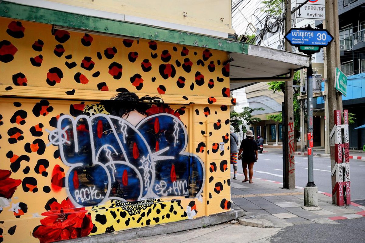 Bangkok Post - Defaced murals spark graffiti ‘bombing’ debate in Bangkok