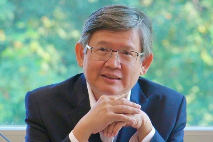 Bangkok Post - Suvit calls for third way to end political divide