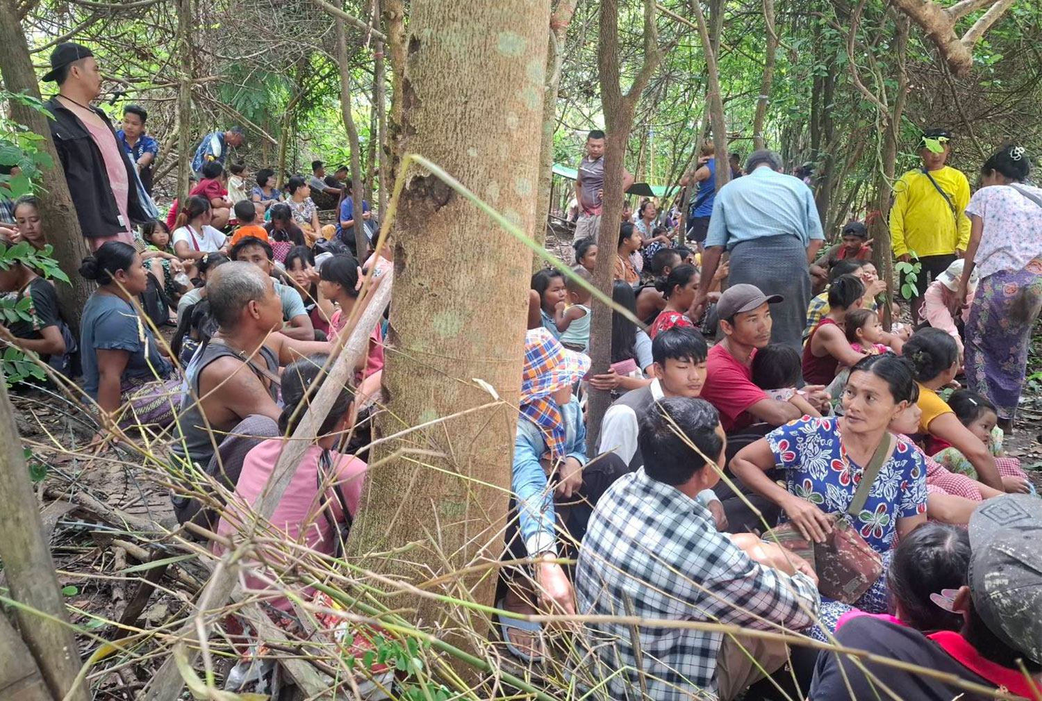 Bangkok Post - Myanmar planes bomb rebel village near the border in Kanchanaburi