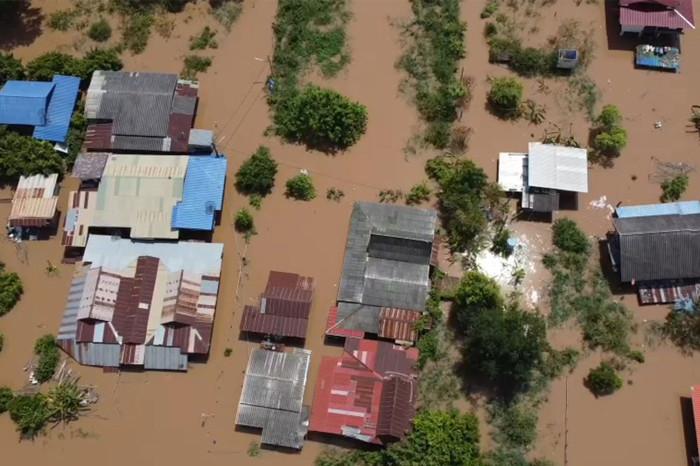 Bangkok Post - Floods hit 11 districts in Ayutthaya, affecting over ...