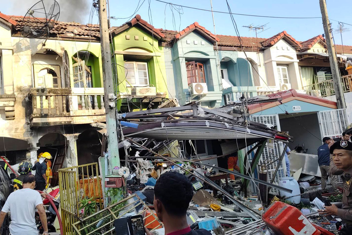 Bangkok Post - One killed, seven injured in Pathum Thani gas explosion
