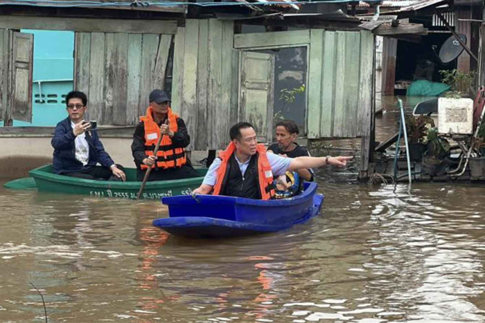 Bangkok Post - Ayutthaya floods in 12 districts