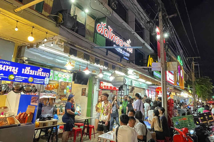 Bangkok Post - Street food at a crossroads