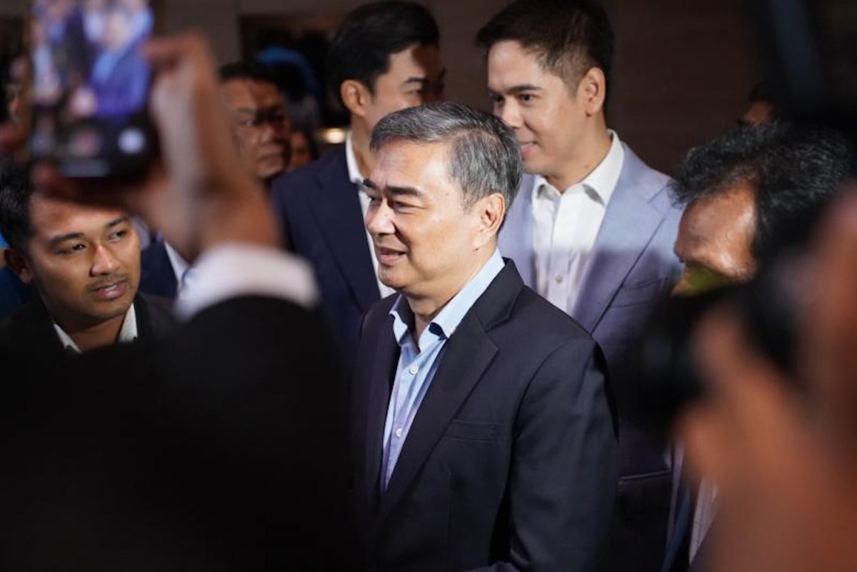 Bangkok Post - Abhisit returns as Democrat leader in landslide victory