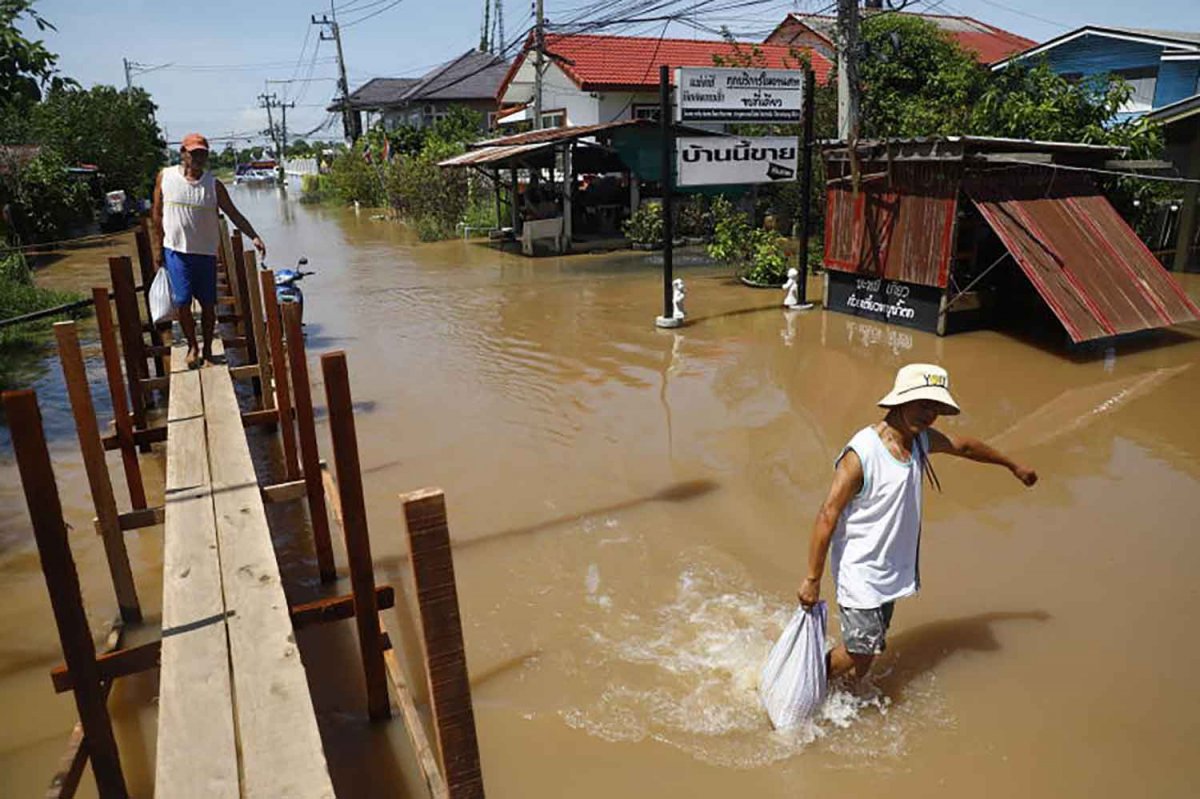 Bangkok Post - Flooding continues in 16 Thai provinces