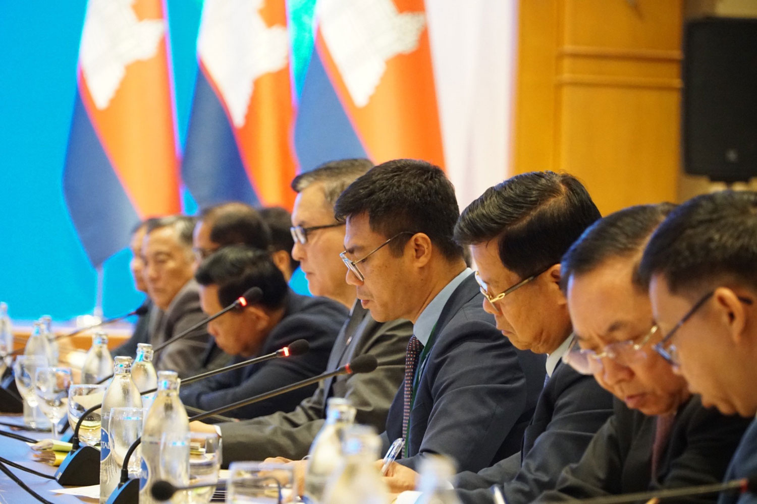 Bangkok Post - Border talks agree to repair markers, review land holdings