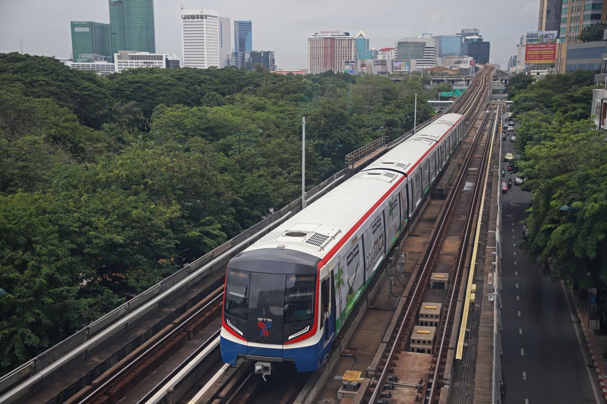 Bangkok Post - Bangkok to raise fares on green line extensions from Nov 1