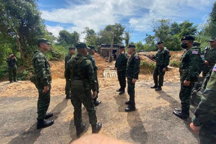 Bangkok Post - Army steps up work on shelters