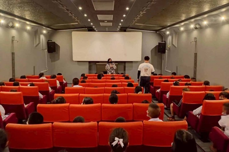 Bangkok Post - Mobile cinema brings entertainment, learning to rural ...