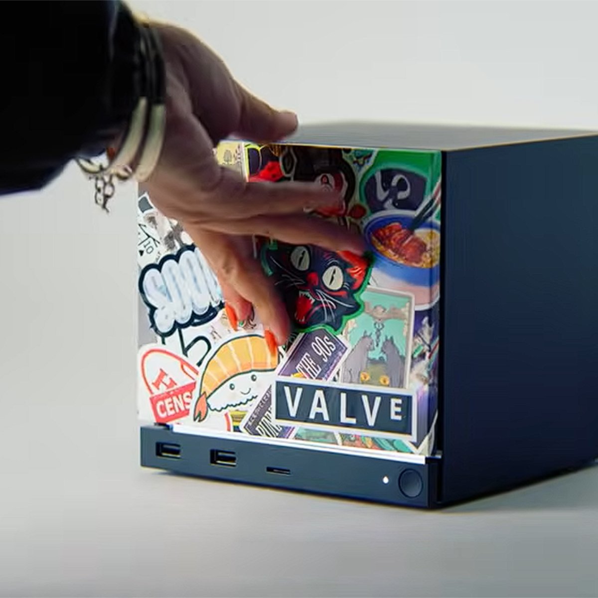 Bangkok Post - Valve launches Steam Machine game console, includes ...