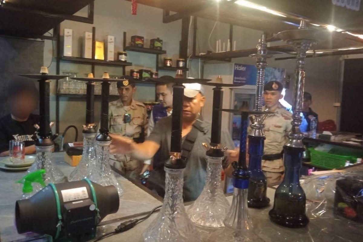 Bangkok Post - Illegal shisha seller busted near Phuket school