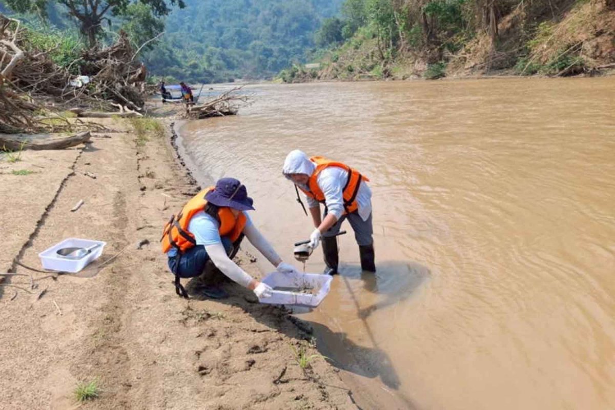 Bangkok Post - Mekong commission alerted to river pollution emergency