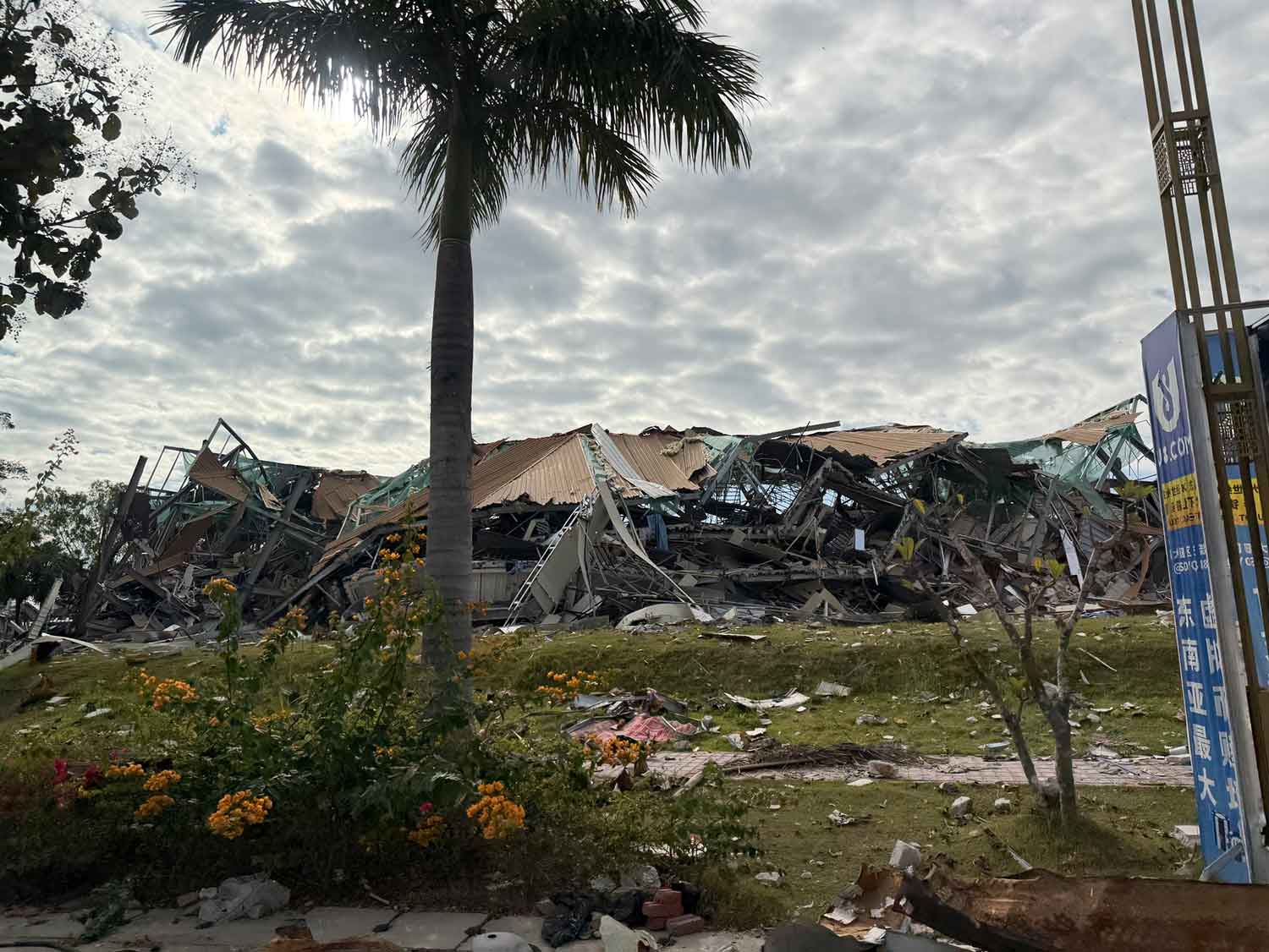 Bangkok Post - Thai and Chinese authorities view destroyed scam ...