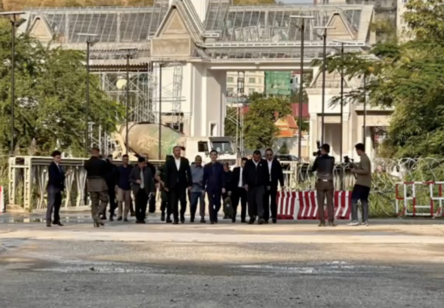 Bangkok Post - Thai-Cambodian border talks open amid hopes for ceasefire