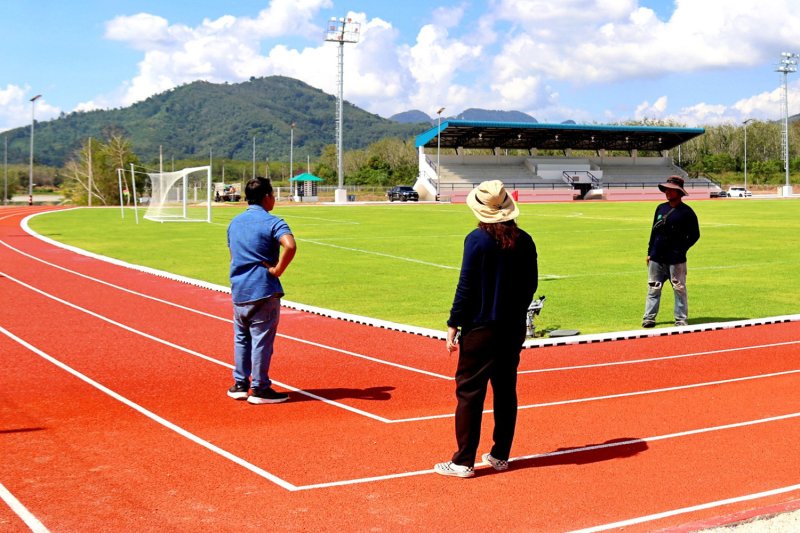 Bangkok Post - Right-angled running track draws flak in Songkhla