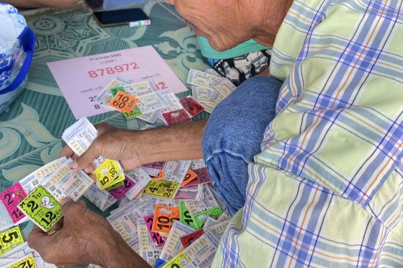 Bangkok Post - Lottery winner hits jackpot with 4,500 tickets