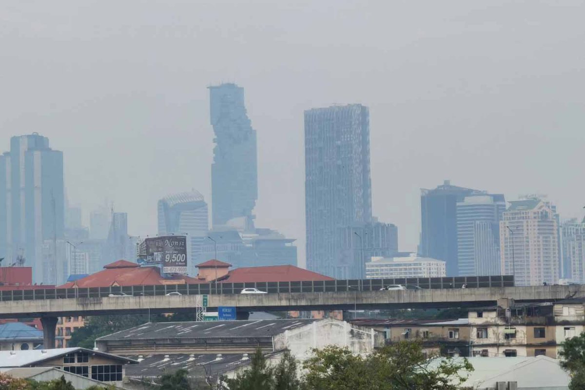 Bangkok Post - Harmful smog levels in most of Thailand, red alerts in ...