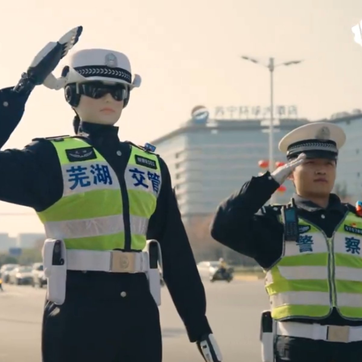 Bangkok Post - China trials AI police robots for traffic control