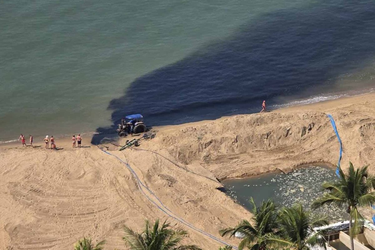 Bangkok Post - Drainage contractor discharged black water into Jomtien sea