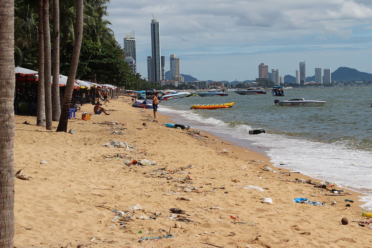 Bangkok Post - Reports filed over water dump