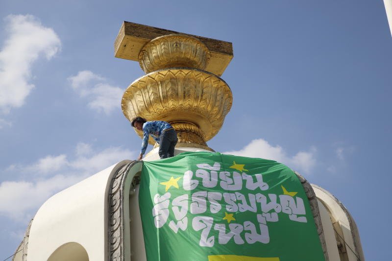 Bangkok Post - 80 groups endorse new constitution bid