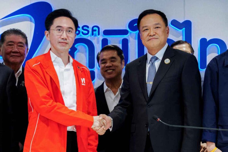 Bangkok Post - Bhumjaithai coalition talks hit snag