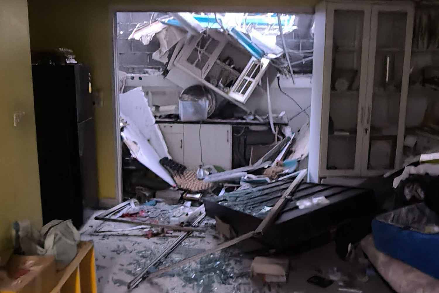 Bangkok Post - Cooking gas explosion damages estate townhouses