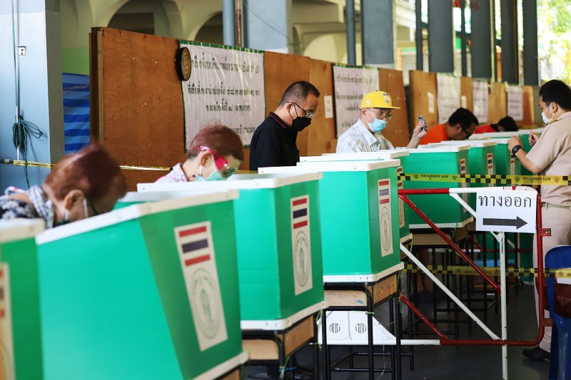 Bangkok Post - Experts given 15 days to give opinions on ballot barcodes