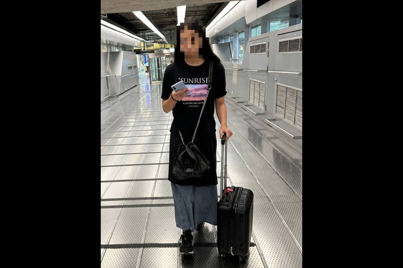 Bangkok Post - Taiwanese held after 30 tortoises found concealed on ...