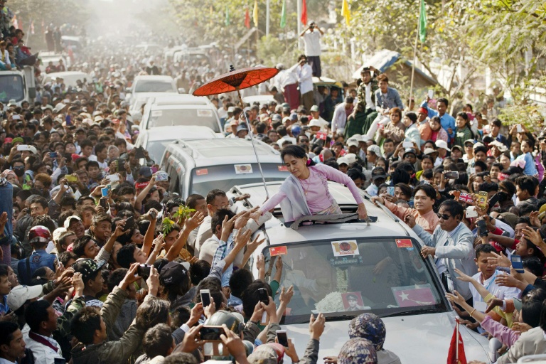Bangkok Post - Myanmar's Suu Kyi back in the spotlight but still out of ...