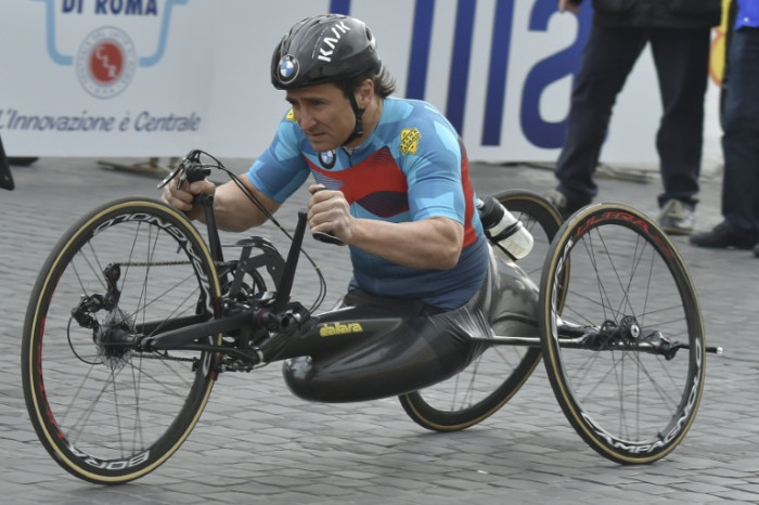 Bangkok Post - Ex-F1 driver turned Paralympic champ Zanardi dies