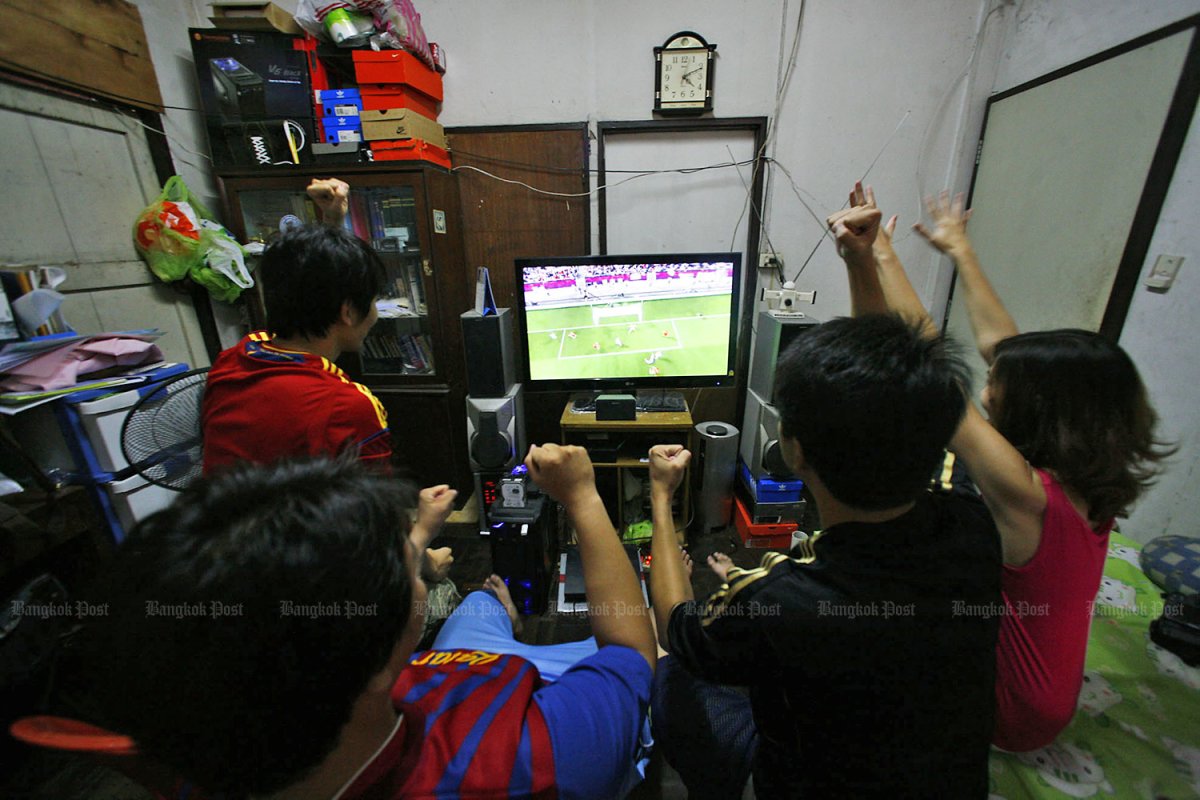 Bangkok Post - Government scrambles to secure World Cup broadcast rights