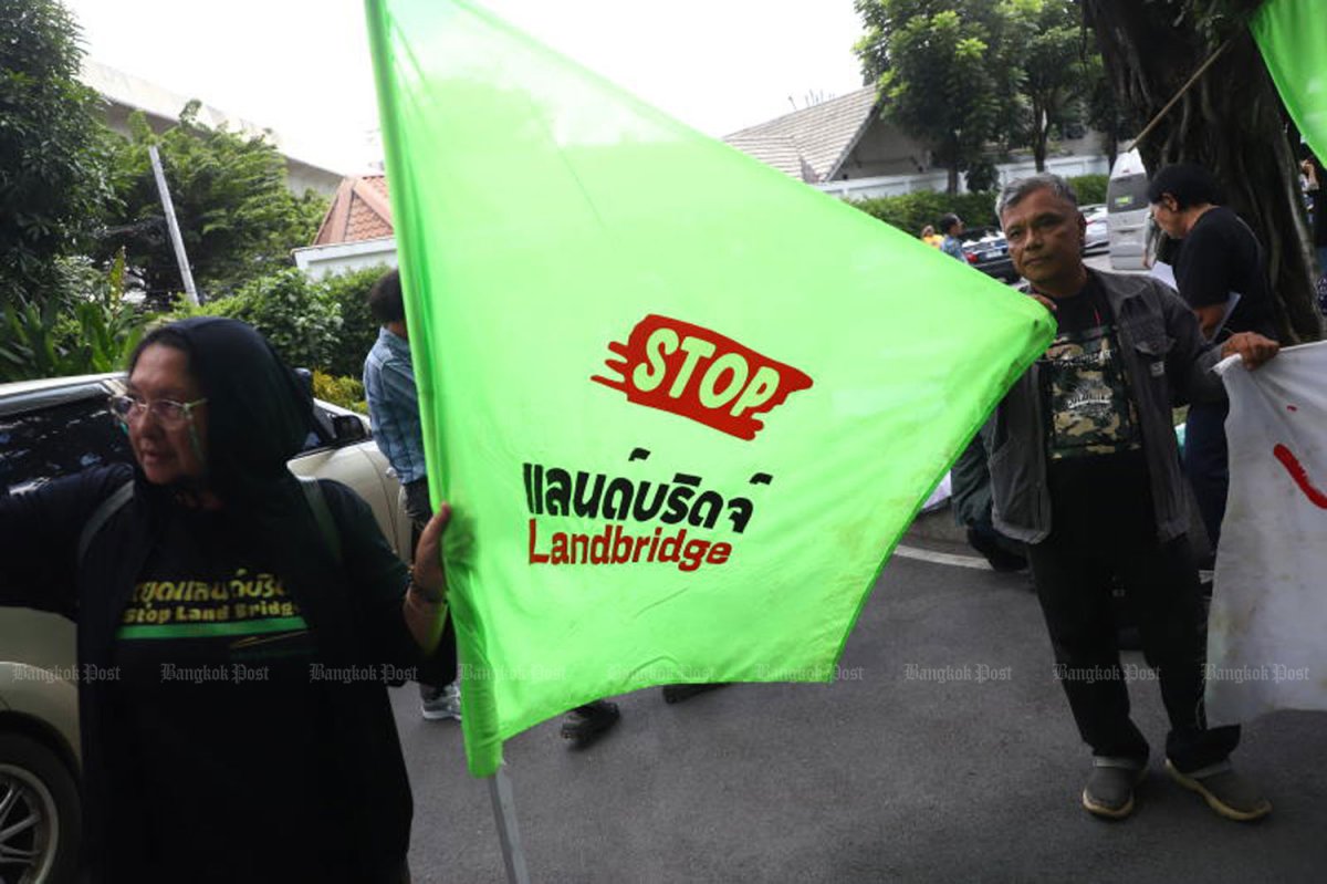 Bangkok Post - Divers rally against Land Bridge project