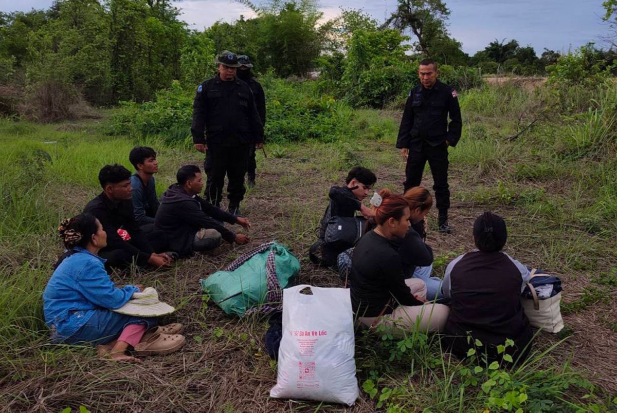 Bangkok Post - 17 illegal border-crossers arrested in Chanthaburi