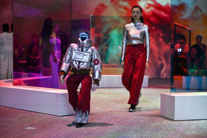 Bangkok Post - 'Robots need clothes': humanoids hit catwalk in Seoul