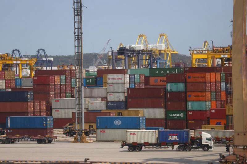 Bangkok Post - KKP warns Thailand faces dual deficit risk