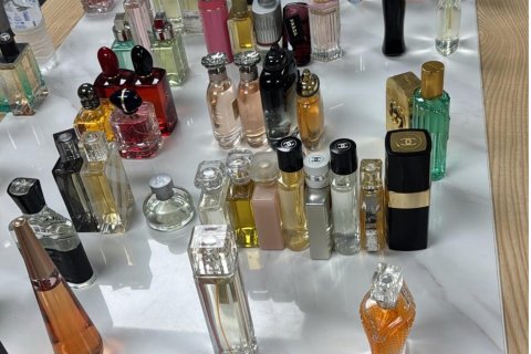 Bangkok Post - Man held in Bangkok for selling fake luxury perfumes