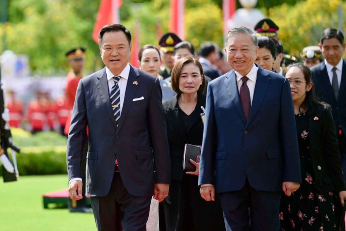 Bangkok Post - PM takes off for Vietnam