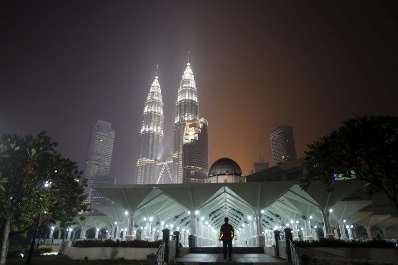 Malaysia's Petronas signs 20-year LNG supply deal with…