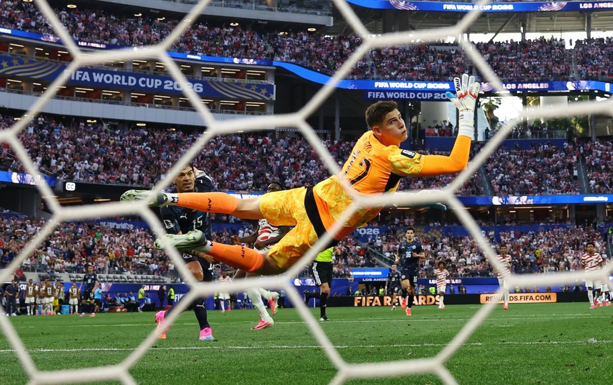Bangkok Post - US rout Paraguay to open World Cup campaign