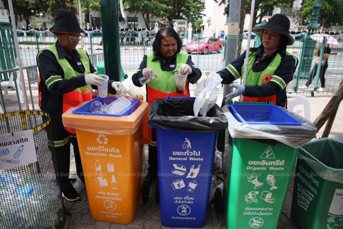 Bangkok Post - Waste, street food in focus as poll nears