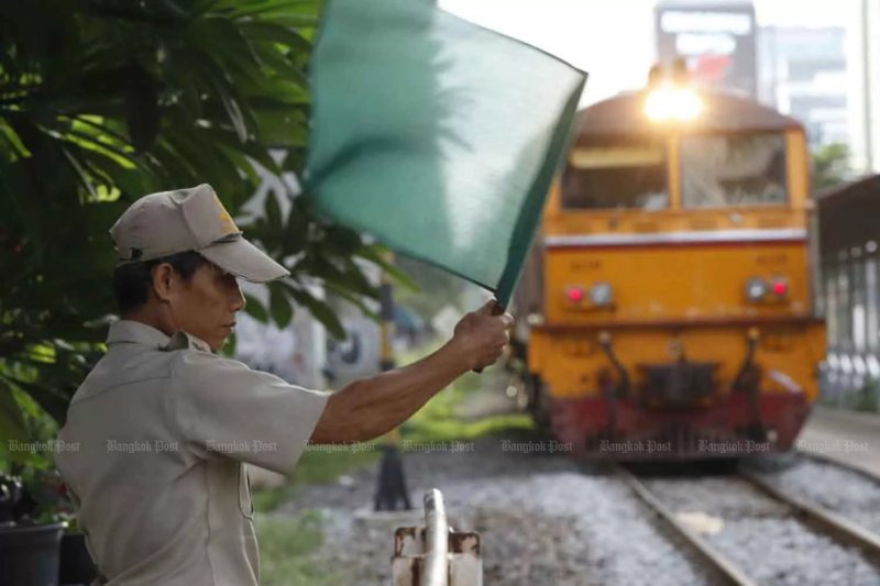 Automatic train braking planned for Bangkok's deadly level crossing ...